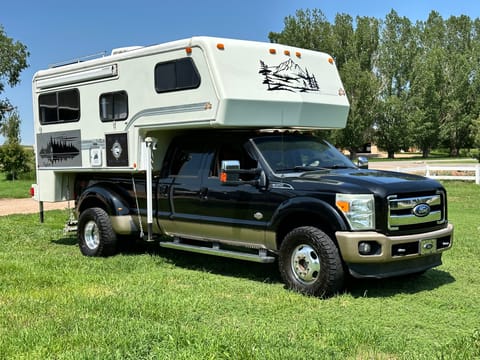 Ultimate Off-the-Grid Luxury! Bigfoot Truck Camper on F-350 King Ranch ...
