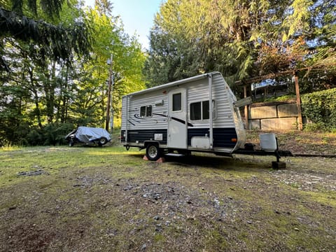 Cozy Trailer with Everything You Need | King County | VacationRenter