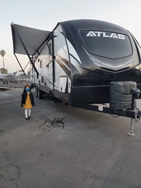 2021 Dutchmen RV Atlas 3202BH | Midland | VacationRenter