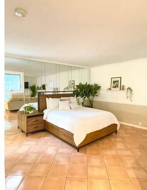 Chic Villa Oasis by Mohegan Sun w\/ Pool & Hot Tub\n | Norwich ...