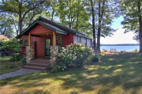 Charming 2-bedroom Hayward Cabin on Lac Courte Oreilles | Lac Courte ...