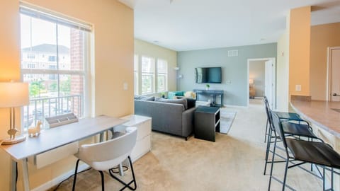 Landing at Orchard Meadows Apartment Homes - 2 Bedrooms in Downtown ...
