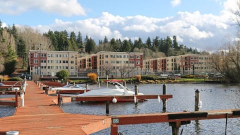 Landing at Villaggio on Yarrow Bay - 1 Bedroom in Lakeview | Kirkland ...