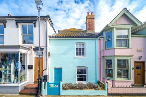 Marine Cottage makes the perfect base for families and friends | Aldeburgh | VacationRenter