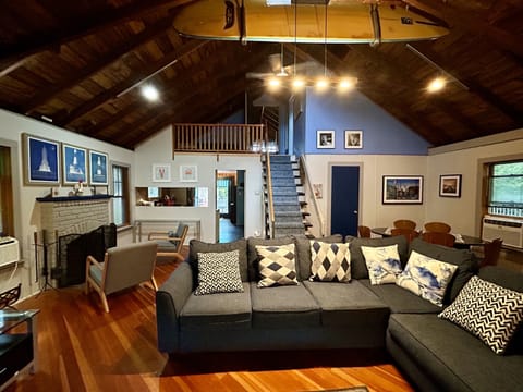 5 houses from the beach, and 5 minutes from town -- Ocean Beach 3-BR ...