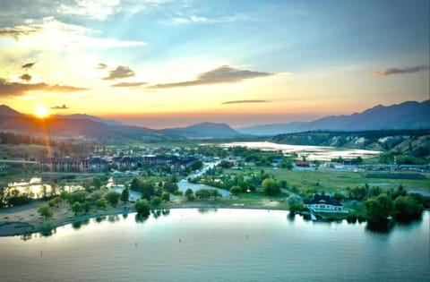 Stunning Lake Views! Access to Pool, Gym, and Secure Parking ...