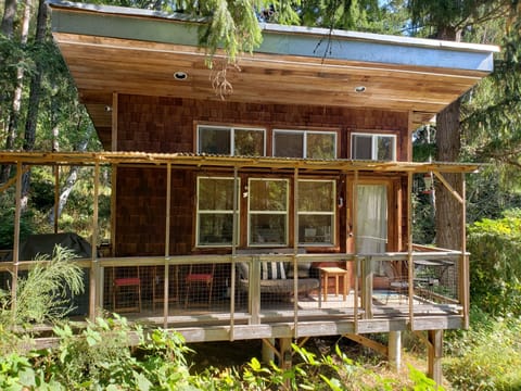 Private Nature Getaway for Romantic Couple or Small Family Vacation!\n ...