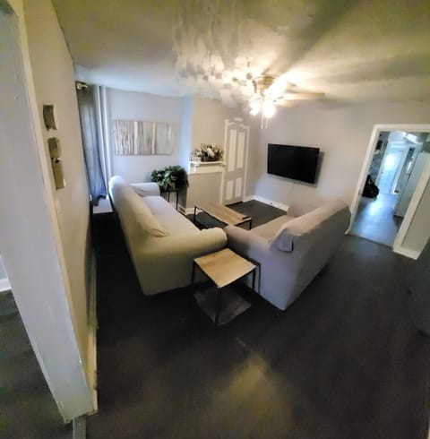 Ogar's Spot: Your Urban Retreat | Trenton | VacationRenter