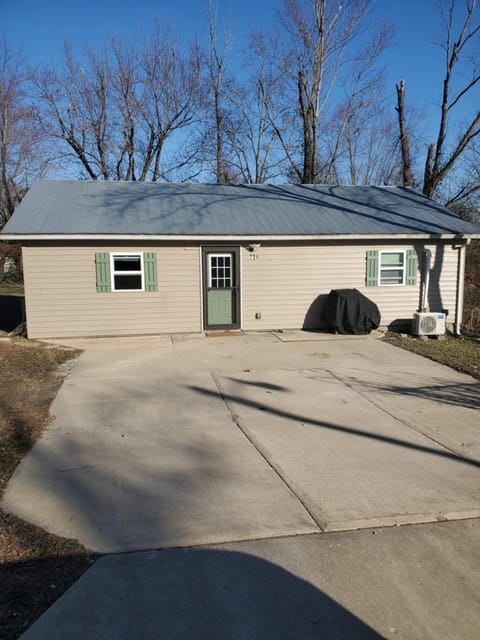 Cozy Home on the edge of Rolla! | Rolla | VacationRenter