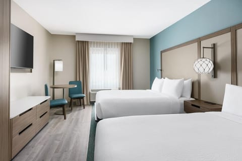 Pleasant Stay, Convenient Location! Outdoor Pool, Free Breakfast, Pets ...