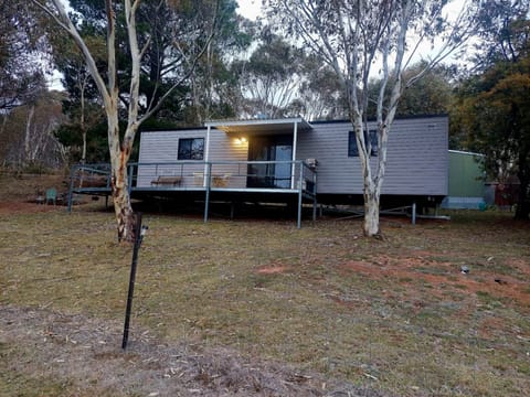 Serinity Cabin..Fish/Ski/Relax..Lake Eucumbene In the Snowy Mountains ...