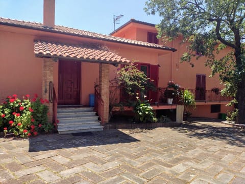 DETACHED COTTAGE WITH CHILDREN'S POOL AND ON-SITE KEEPER | Calabria ...