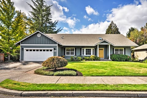 Remodeled Portland House w/ Sprawling Yard & Deck! | Tanasbourne, OR ...