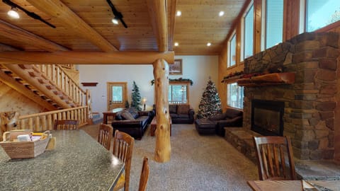 Huckleberry Lodge* 6Br, 3Ba, Sleeps 20, Hot Tub, Wifi, Bbq Grill, Close to ATV Trails | Island ...