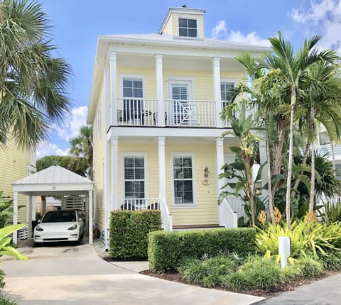 OCEANFRONT ANGLERS REEF ISLAMORADA HOME- Pool, Dock, Beach, Kayaks ...