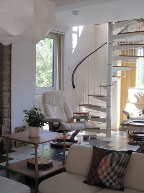 Encantadora casa de 4 dormitorios y 3 baños en Hutton, Brentwood, un ...