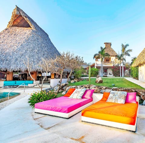 Luxury Exotic Mexican Estate -7 Bedrooms -Large Pool - Palapa ...