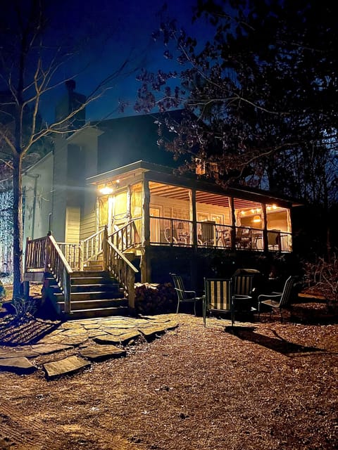 Moon Lake Lodge mountain getaway | Alabama | VacationRenter