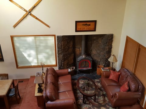 Perfect Escape! 3 BR home, SHARC passes\/hot tub\/bikes | Sunriver, OR | VacationRenter