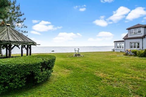 OCEAN/BEACH FRONT, HUGE YARD, SUNSET VIEW | Old Saybrook, CT ...