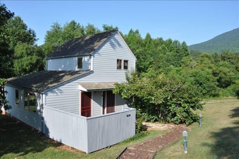 Beautifully Located Wintergreen Resort home in the valley off 151 ...