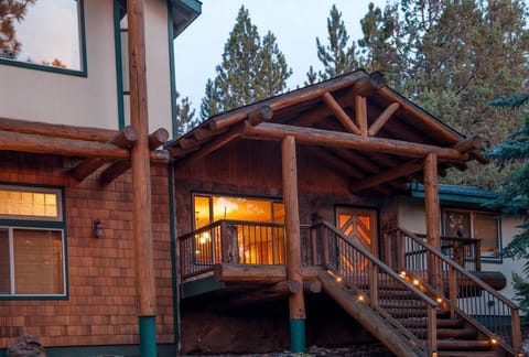 Large cabin with hot tub | Bend, OR | VacationRenter