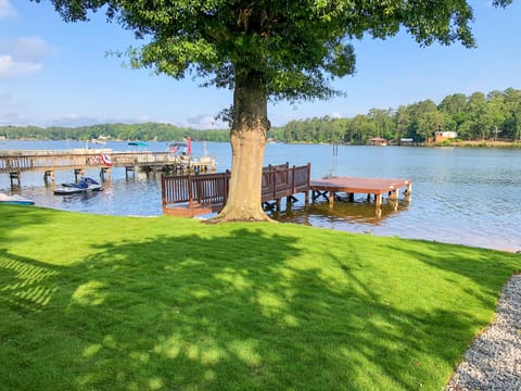 Big Water Sunset Views w/ Dock, Ramp, & Lawn! | Jackson Lake, GA ...