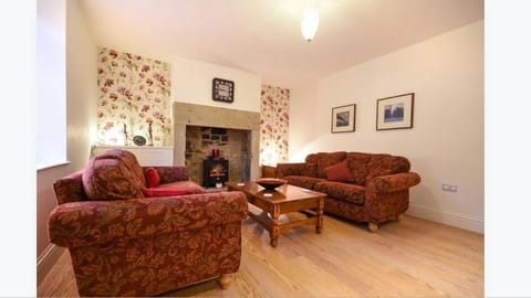 Dougie's Den, charming stone built mid-terrace town house . | Alnwick ...