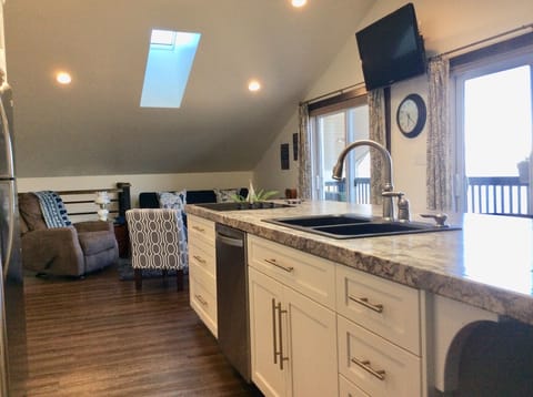 Morley’s Marina Loft | Prince Edward County | VacationRenter