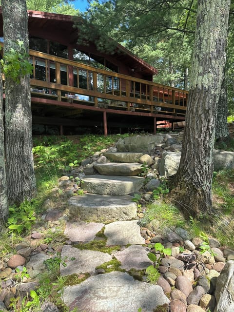 7 acre private retreat, cabin and bunk house, Rave, kayaks, paddleboat ...