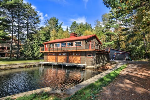 Beautiful location on Little Star Lake and the 10 lake Manitowish Chain ...