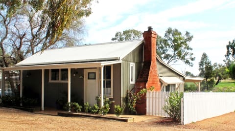 Country Cottage at Outback Cellar Dubbo | Dubbo | VacationRenter