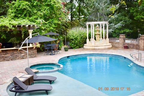 Annapolis Area Private, 3 Bedroom Pool, Jacuzzi & Sauna & Casino-Like ...