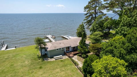 Waveney Cottage in Point Harbor Soundfront 2 Bedroom Home w/ Private ...