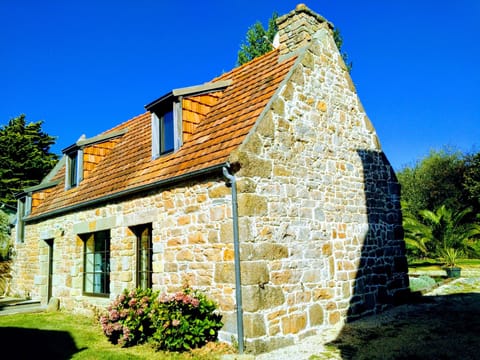 Breton stone house in Trégastel on the Pink Granite Coast | Trégastel ...