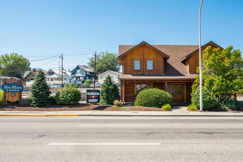 Two Rivers Lodge | Wenatchee, WA | VacationRenter