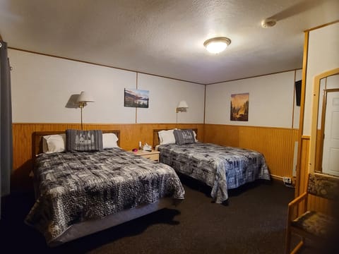 Need to reset? Come to the mountains at Three Bears Motel of Lincoln ...