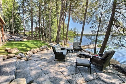5 Bedroom, 5 Bath, Quiet Bruce Lake, Heart of the Muskoka's! Brand New ...