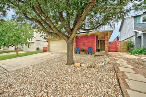 Sven's Castle-Modern in East Austin | Montopolis, TX | VacationRenter