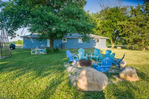 Clinton Lake Vacation Rentals Logan’s Landing Just minutes to Lake ...