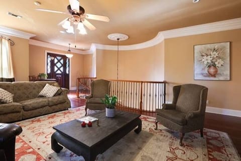 Privacy in 2nd floor near Historic New Orleans | Bonnabel Place, LA ...