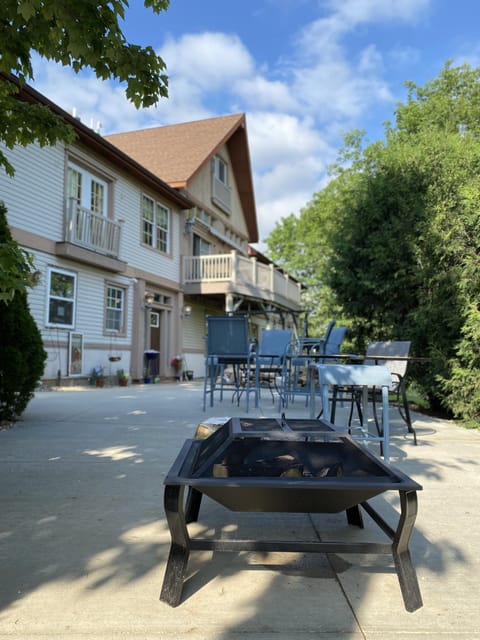 Relax & Unwind in this full apartment w\/ Most Attractions close by ...