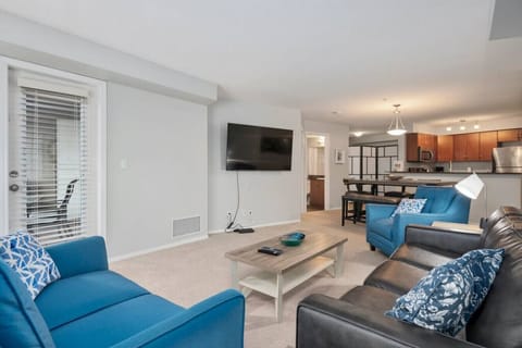 Spacious 3 Br Condo | Heated Pool & Hot Tubs | Pool Table | Invermere ...