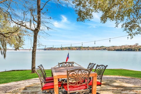Lone Star Peninsula- Stunning Waterfront Retreat | Lake Livingston, TX ...