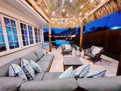 WOW 4\/3 Beach Gem: Heated Pool + Hot Tub + Gym + L-Shaped Tiki + Games ...