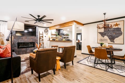 Rustic-Lux 2 bedroom 2 Bath | Lubbock, TX | VacationRenter