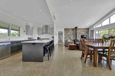 Jabulani - Firepit, 5 Acres, Entertainers Paradise | Canobolas ...