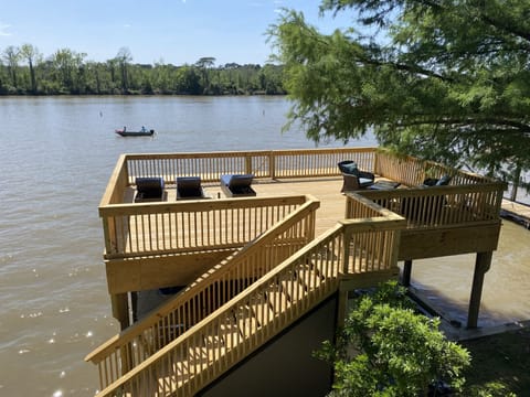 Modern Lakefront Treehouse with Kayaks, Sun Deck and Arcade | Kingwood ...