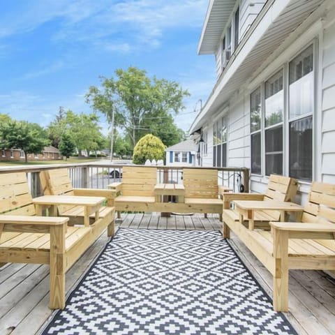 Mitten Flats House - 1 Block to the beach! | Ludington | VacationRenter