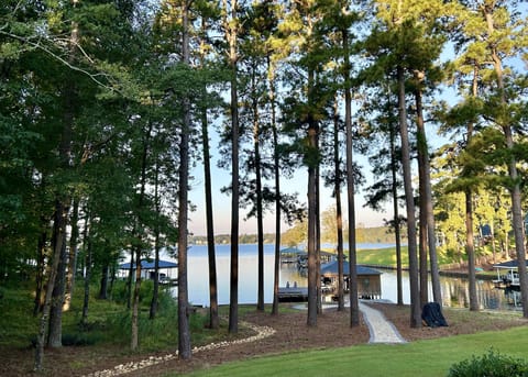 BEST SUNSET ON SINCLAIR ~ CLEAREST WATER, FLAT LOT & BIG WIDE OPEN ...